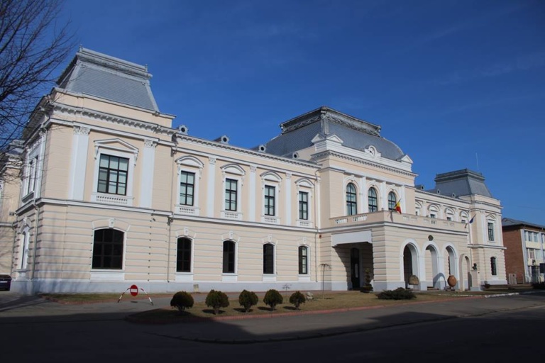 Muzeul „Vasile Pârvan” Bârlad – Școala de Vară: Ateliere de olărit (6 ...